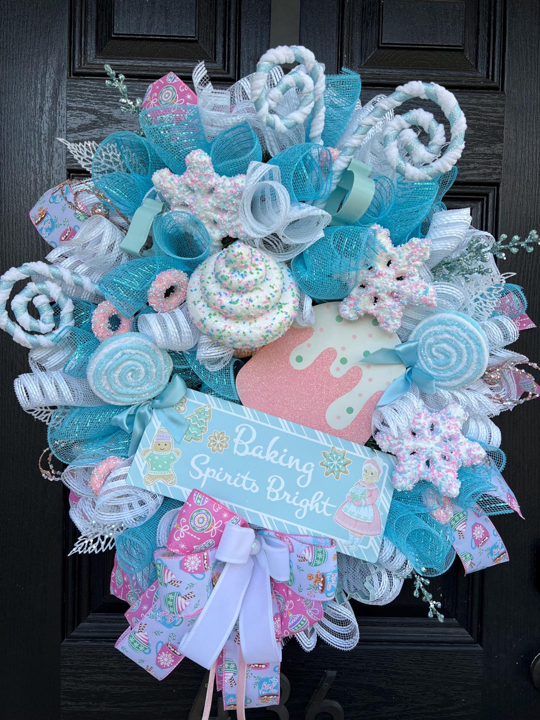 Sprinkle Deluxe Large Bakery Whimsical Christmas Wreath, Baking Holiday ...