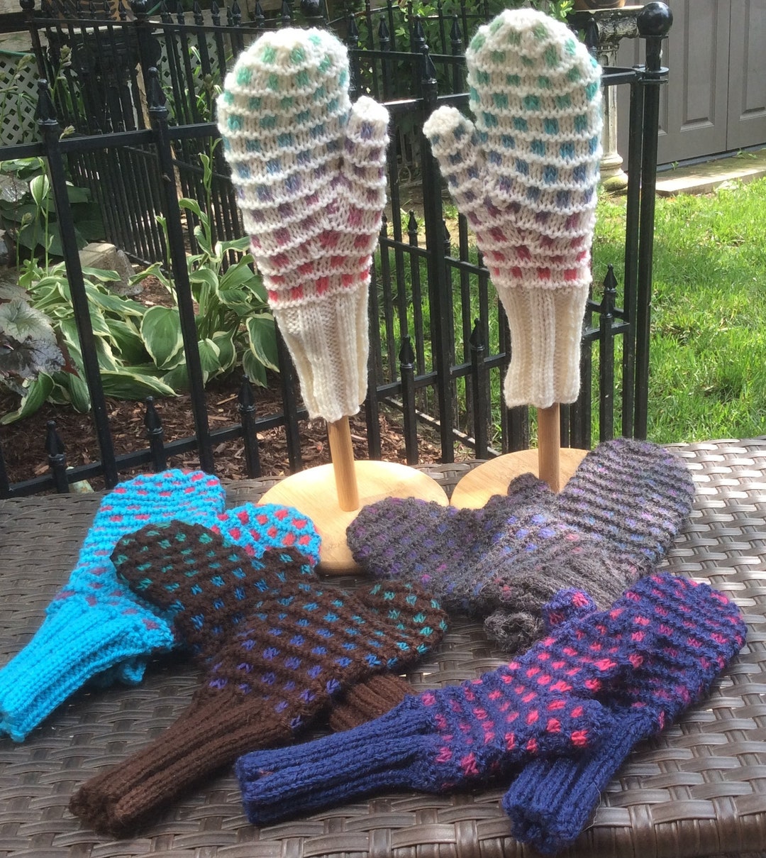 TIILITALO MITTENS Knit Pattern. Worked in the Round With Yarn Weight 4 ...