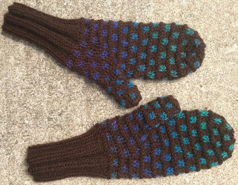 TIILITALO MITTENS Knit Pattern. Worked in the Round With Yarn Weight 4 ...