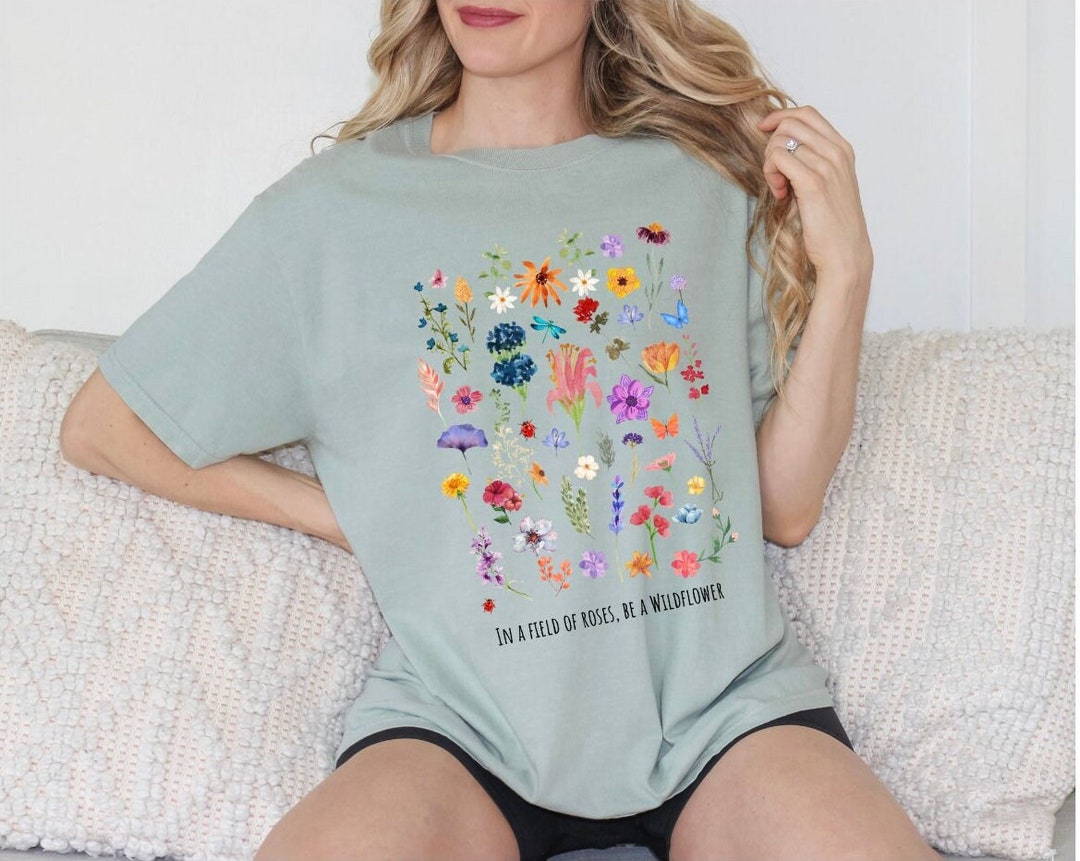 Pressed Flowers T-shirt With Wildflowers T-shirt for Women Botanical T-shirt for Nature Lover ...