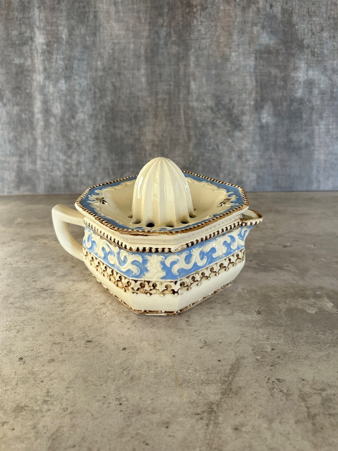 VINTAGE 1950s Ceramic Citrus Reamer Retro Kitchen Juicer Coquette Room ...