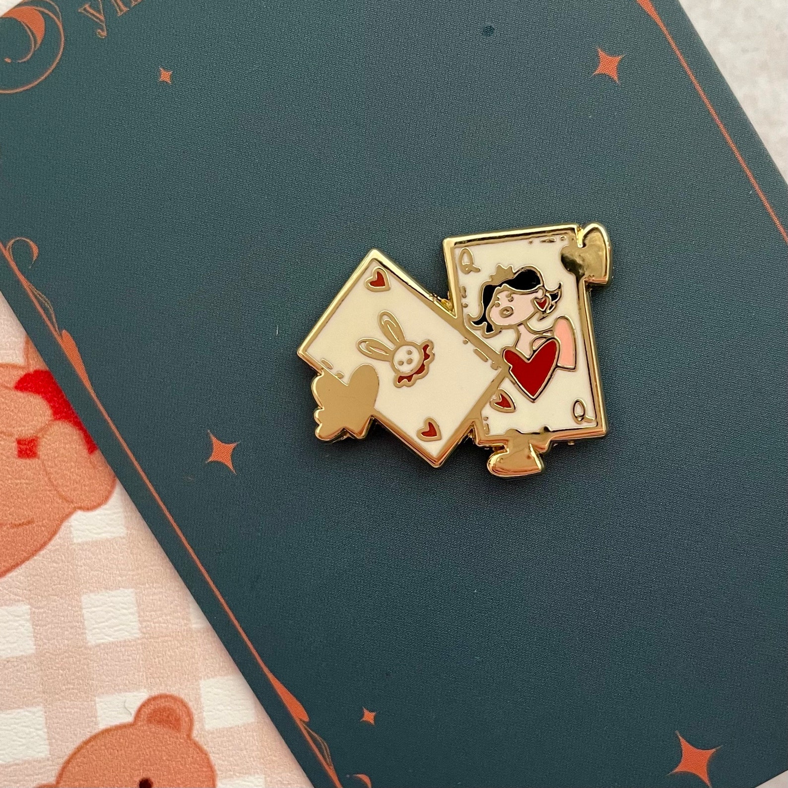 Qoh Card Pack Mini Enamel Pin Alice in Wonderland Queen of Hearts - Etsy
