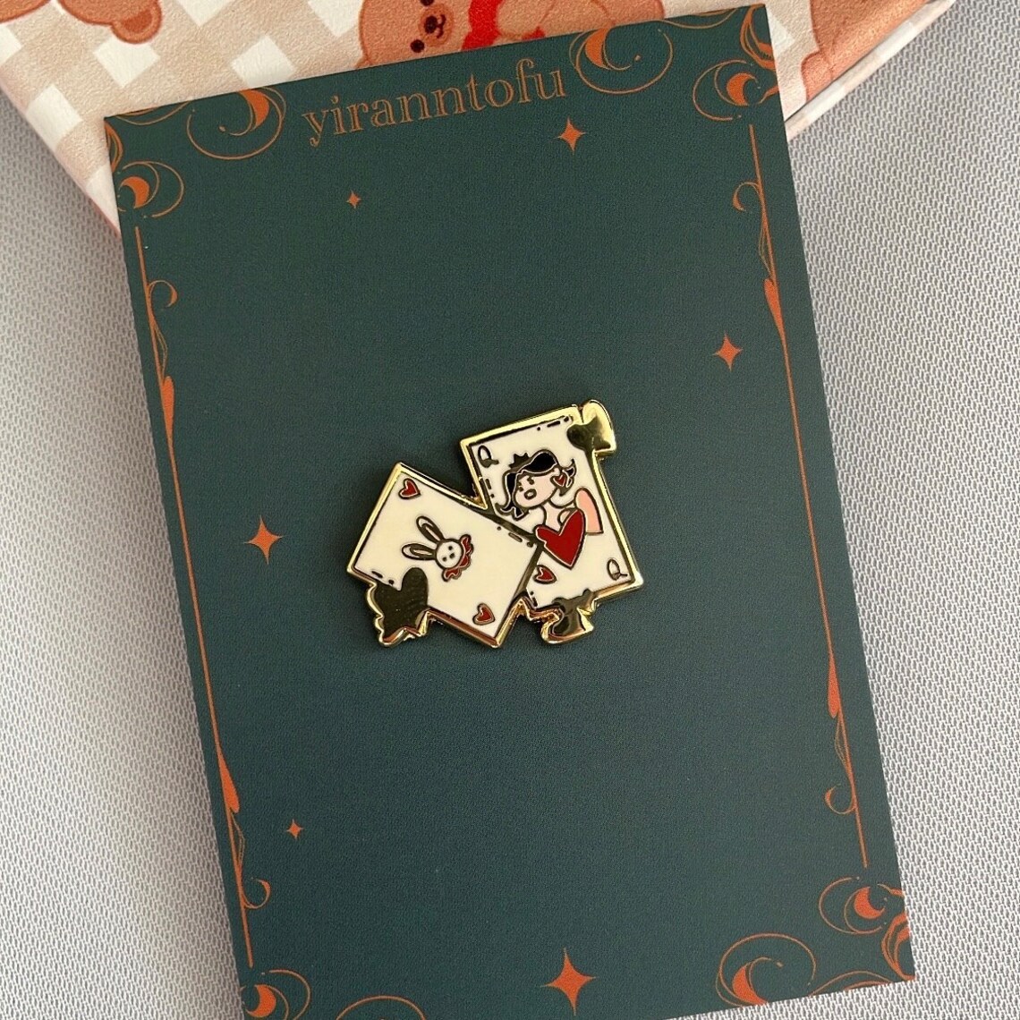 Qoh Card Pack Mini Enamel Pin Alice in Wonderland Queen of Hearts - Etsy