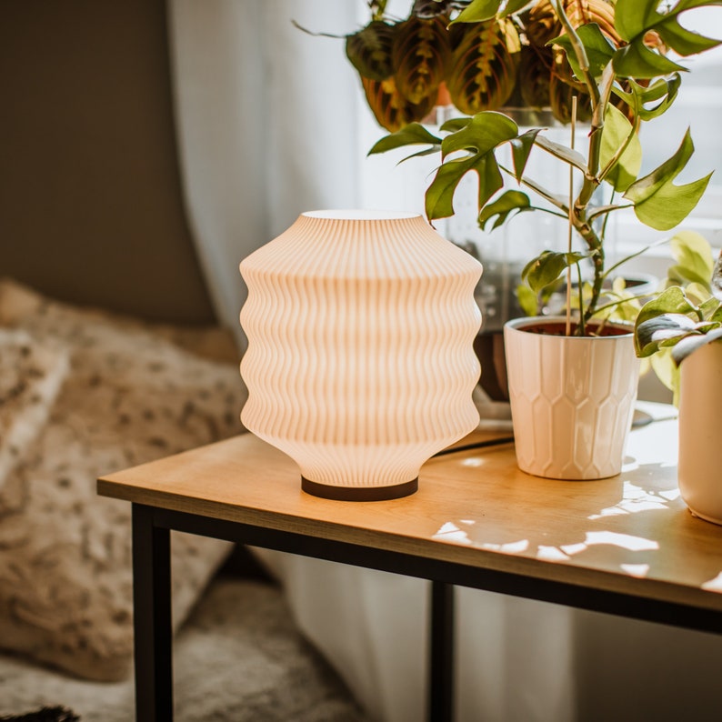 Curvy Lamp - 3D Printed Aesthetic Table Lamp - Cozy Bedroom/living Room ...