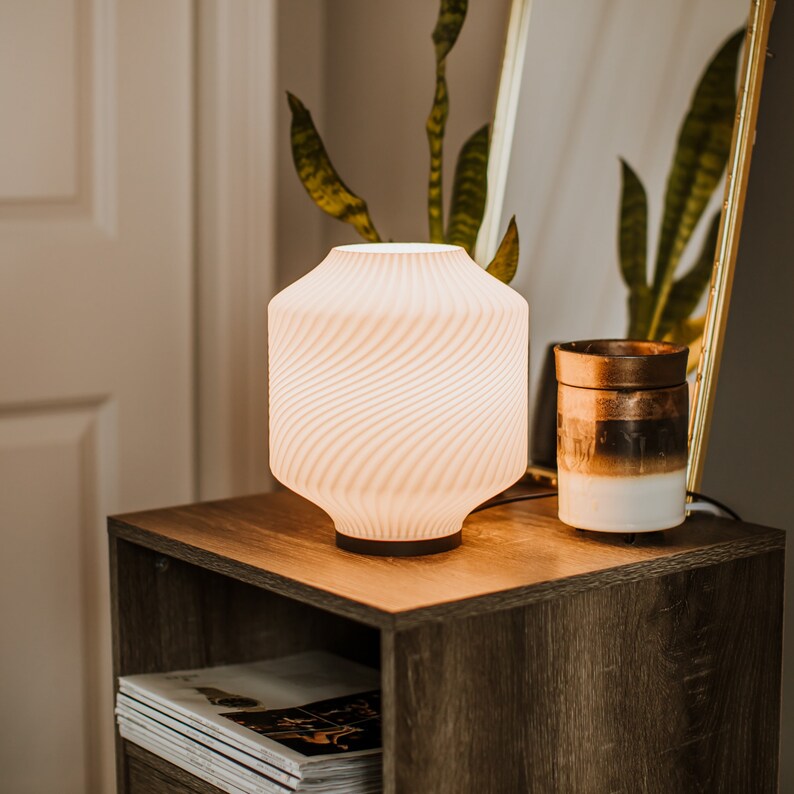 Swirly Lamp - 3D Printed Aesthetic Table Lamp - Cozy Bedroom/living ...