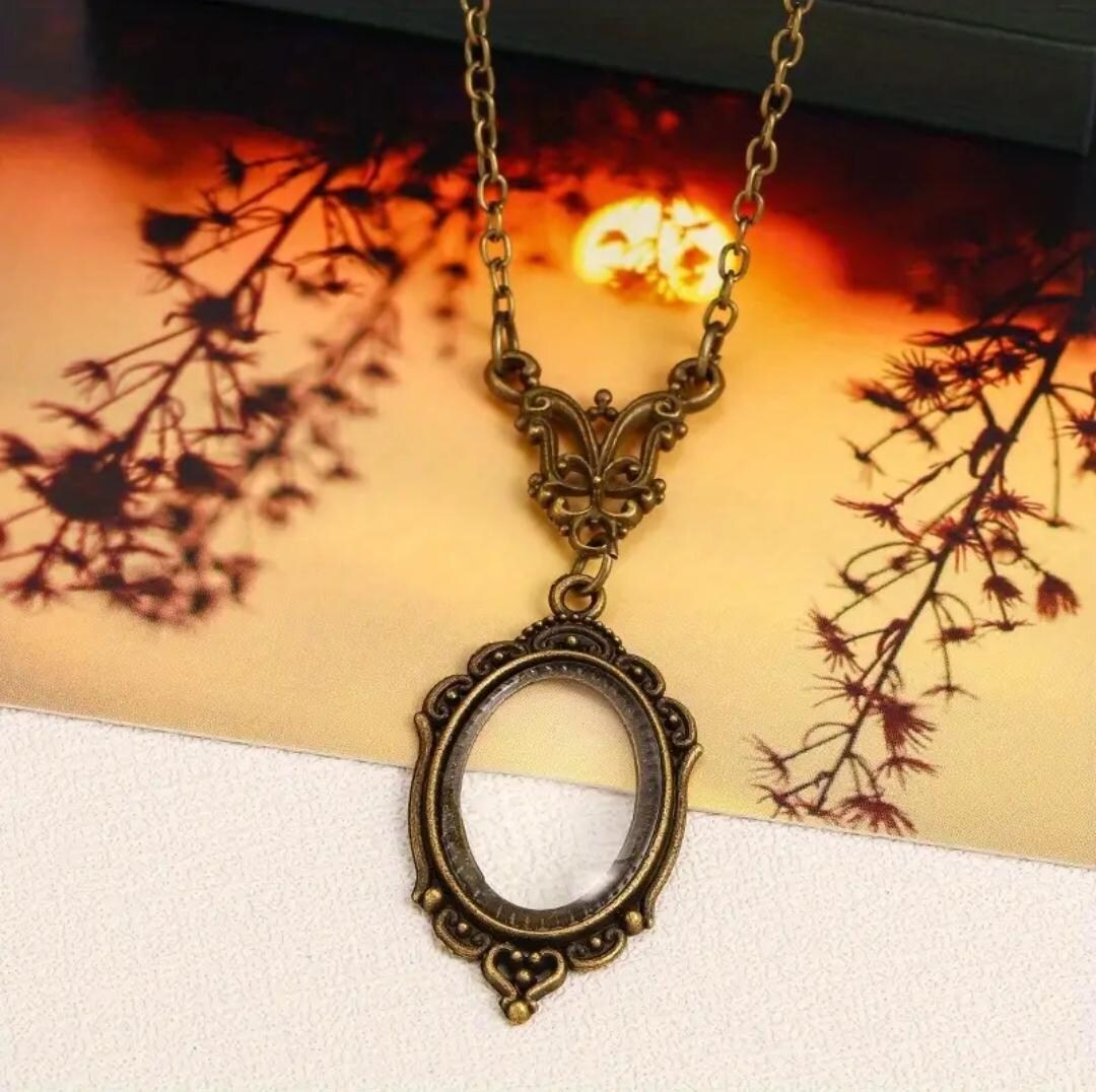 Vintage Style Goth/rustic/mod Look Elegant Magnifying Glass Pendant ...