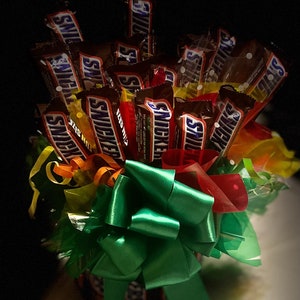 Snickers Candy Bar Arrangement - Etsy