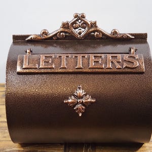Vintage Style Mailbox With Classic Italian Design Crafted From Durable ...