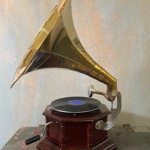 Beautiful Antique Style Gramophone, Phonograph New Working ...