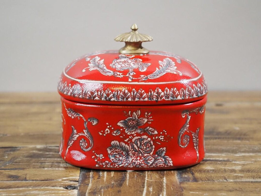 Porcelain Box With Bronze Details – A Blend of Classic and Luxury, Gift ...