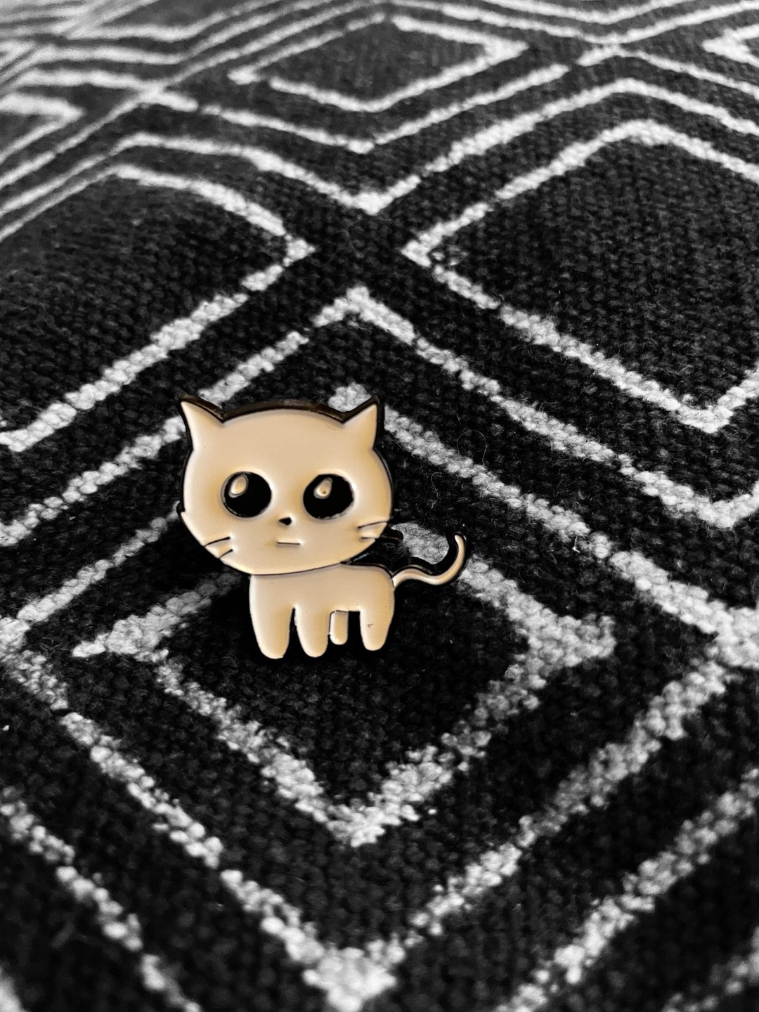 White Cat Badge/adhd Badge/ BTW/ Enamel Pin Badge - Etsy