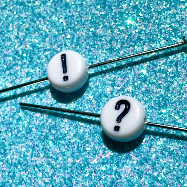 40 Question Mark Bead, White Acrylic Coin-shaped, 7mm, Hole: 1 Mm ...