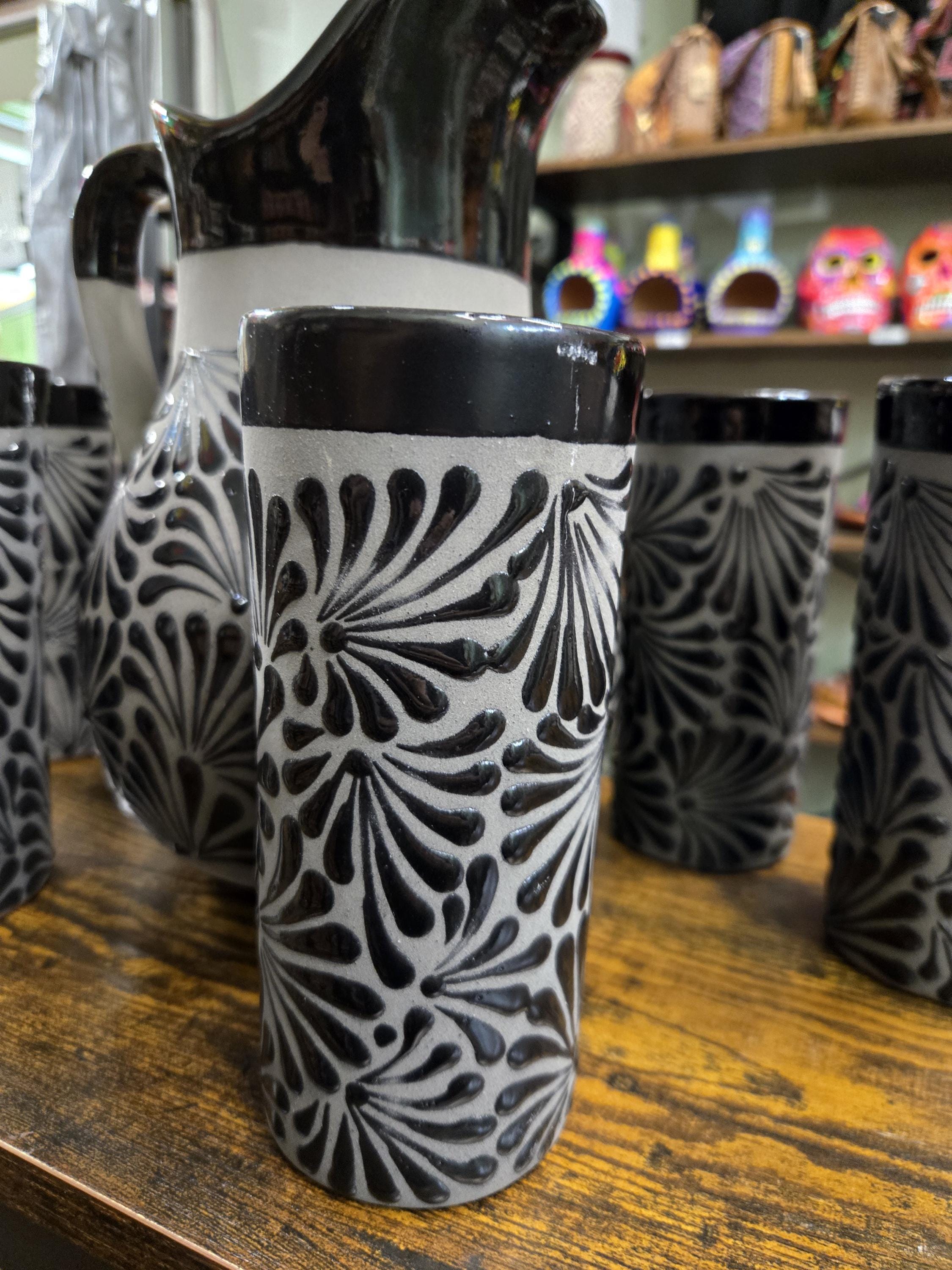 Black Pitcher With 6 Cups Hecho En Mexico Jarra Negra Con 6 Vasos ...