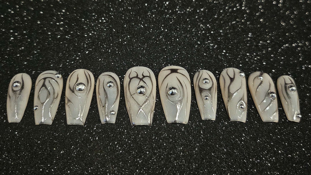 CHROME Y2K // Cyberpunk & Robotic Inspired Hand-made Reusable Press-on ...