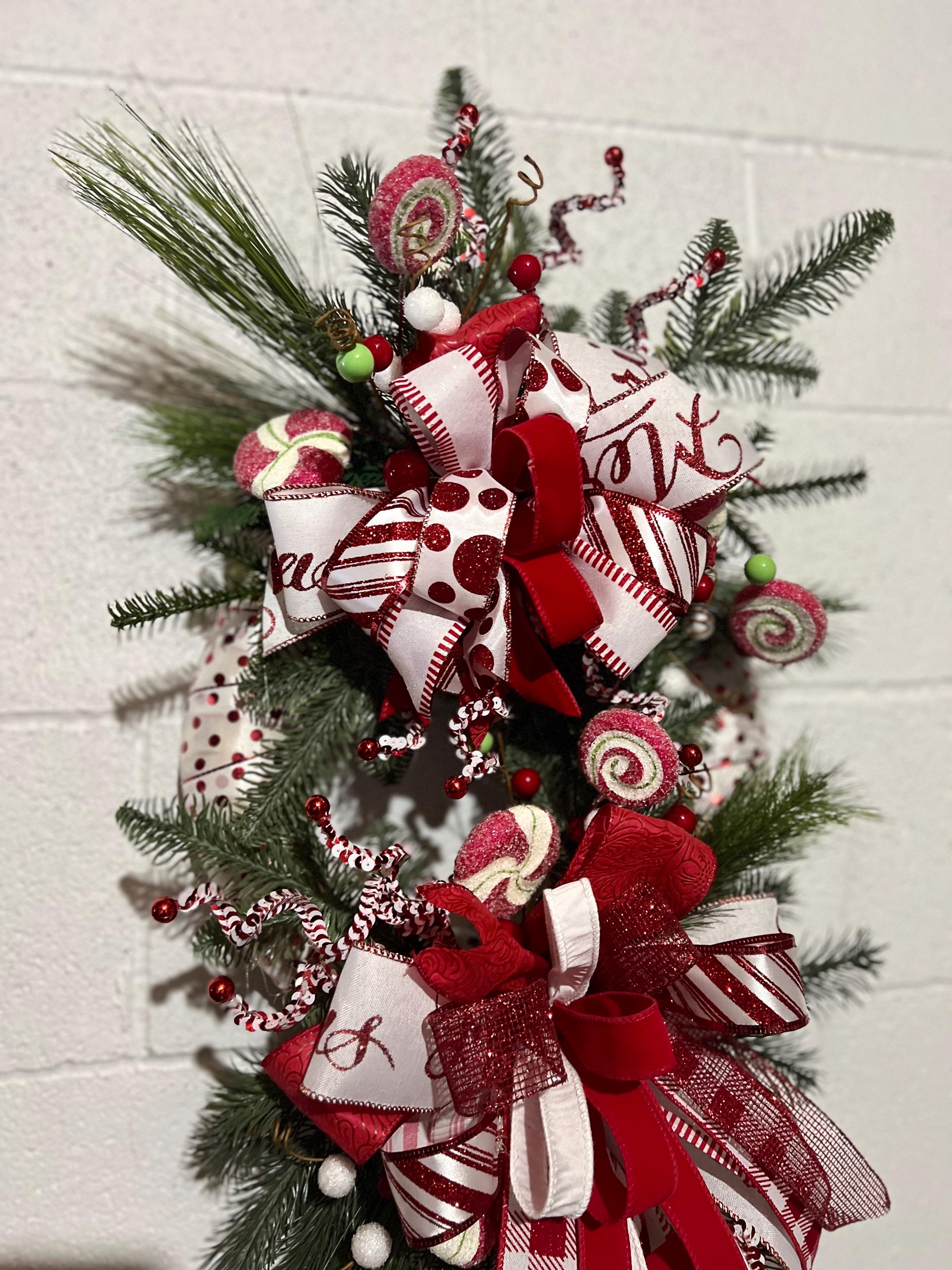 Christmas Red and White Ribbon Wreath. Whimsical Christmas Wreath Candy ...