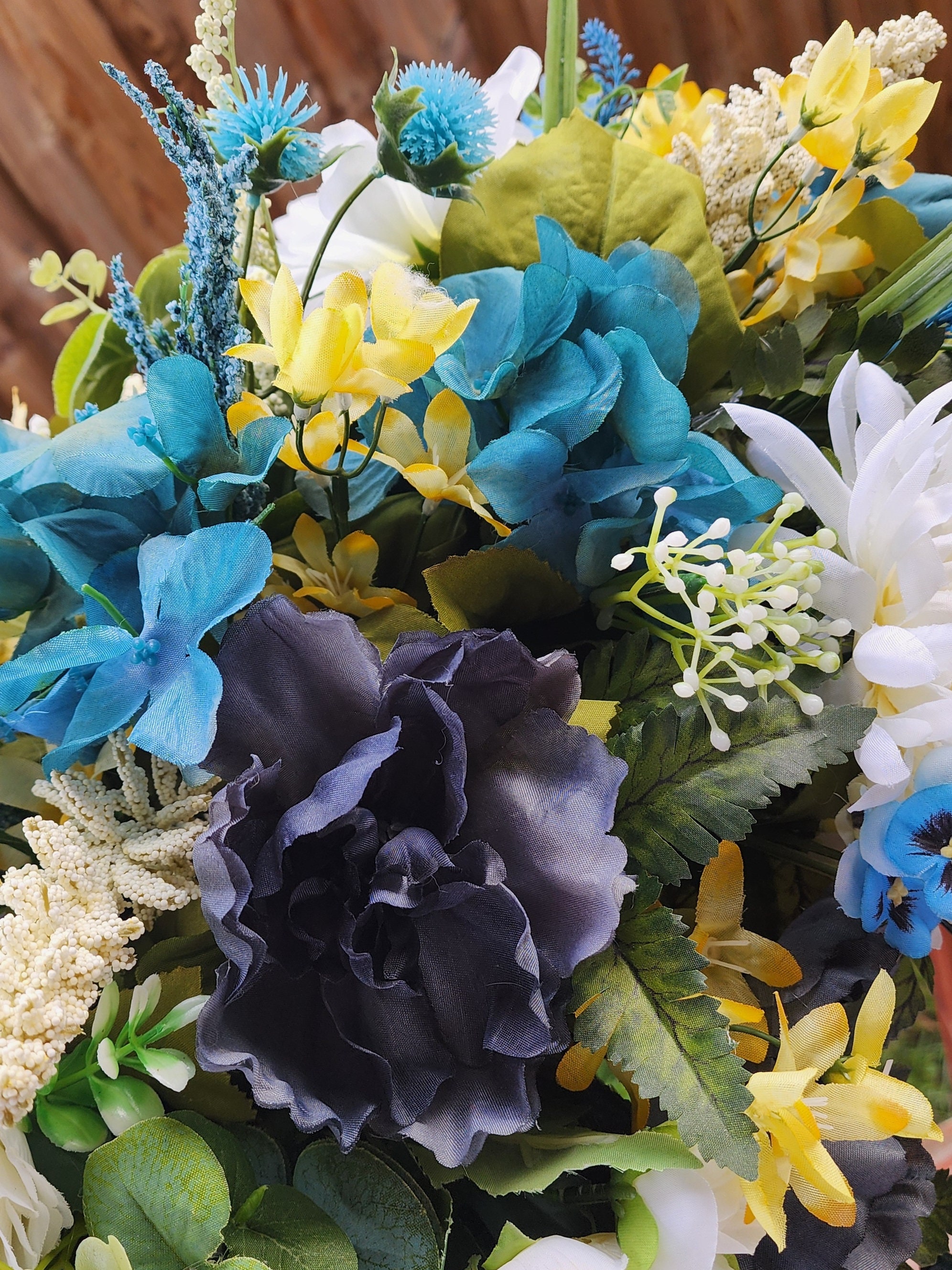 Summer Grave Decoration, Cemetery Saddle,monument Flowers, Grave ...