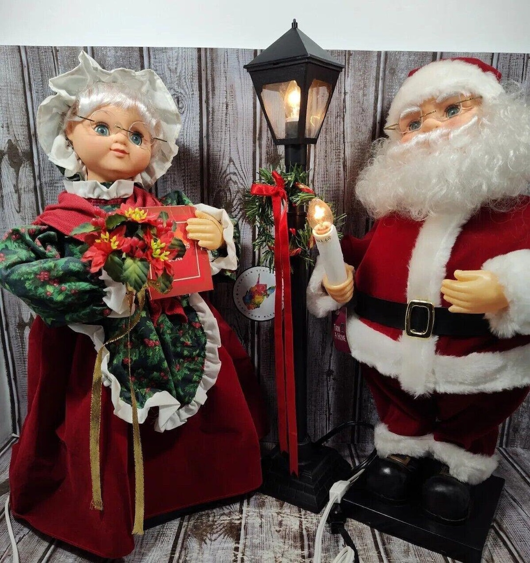 1980s Kmart Trim A Home Animated 18 Mr. & Mrs. Claus Lampost Works ...