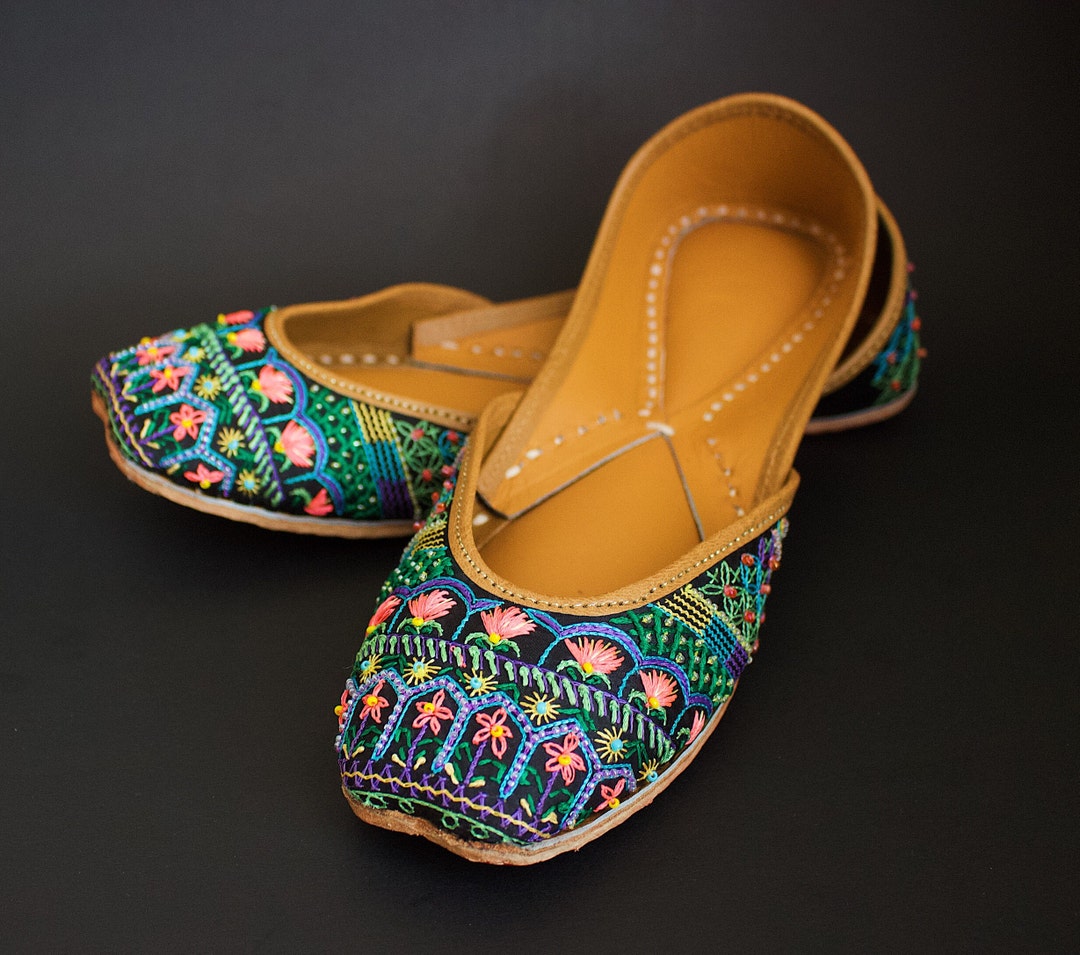 Punjabi Jutti,handmade Leather Jutti,embroidered Jutti for Ladies ...