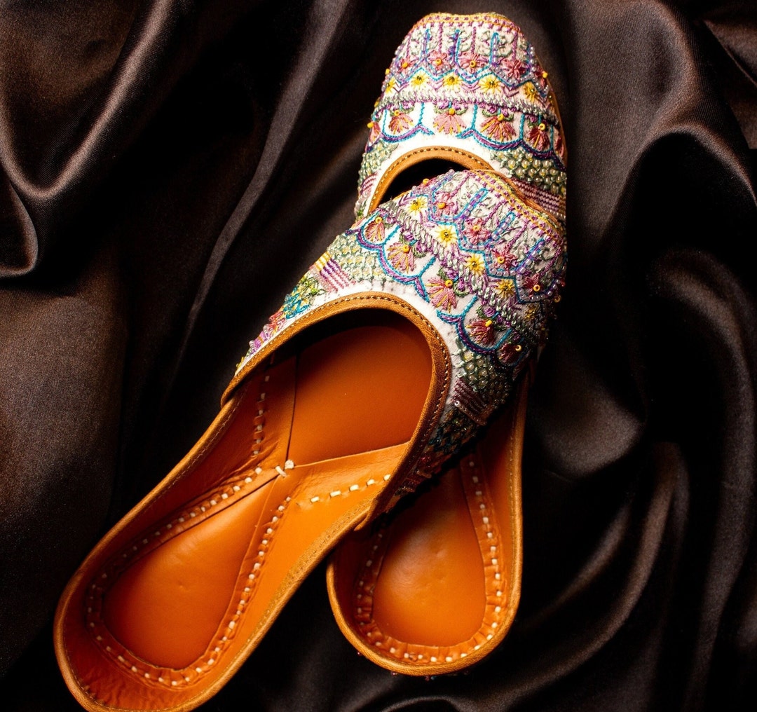 Punjabi Jutti,handmade Leather Jutti,embroidered Jutti for Ladies ...