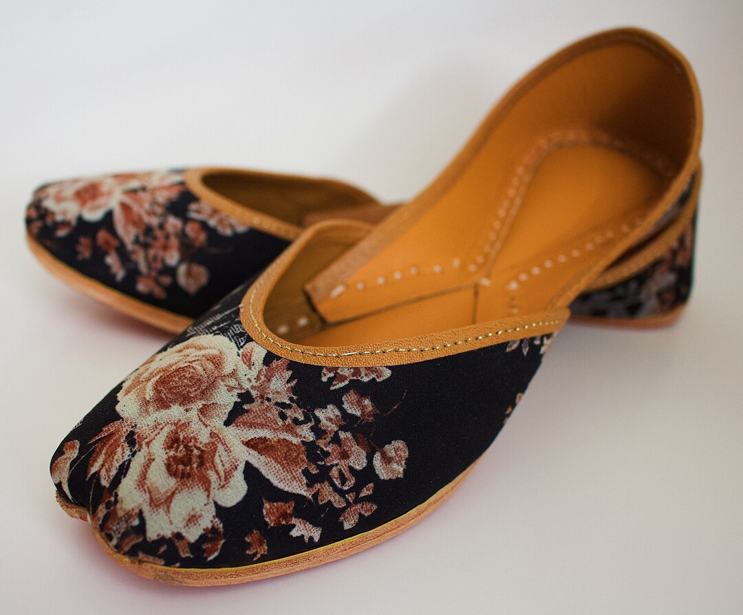 Punjabi Jutti,handmade Leather Jutti,embroidered Jutti for Ladies ...