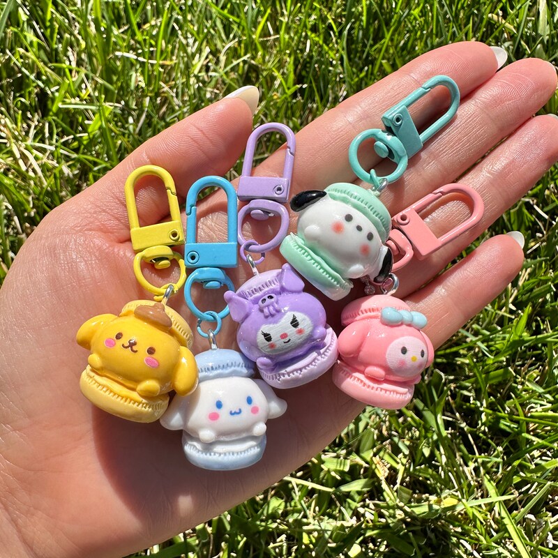 Cinnamon Roll Keychain - Etsy