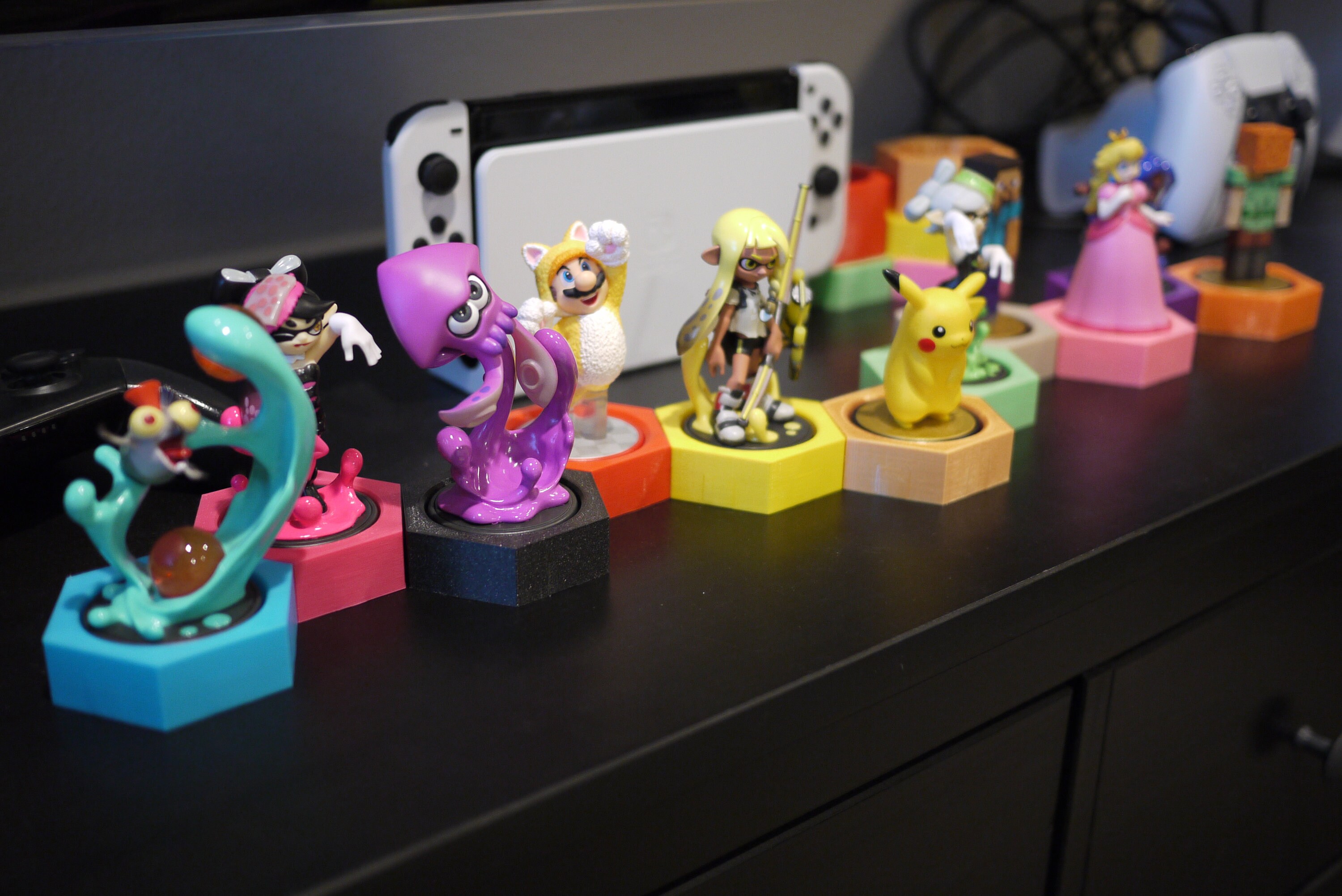 Magnetic Attachable Amiibo Display Stands With Multi-colors and Tiers ...