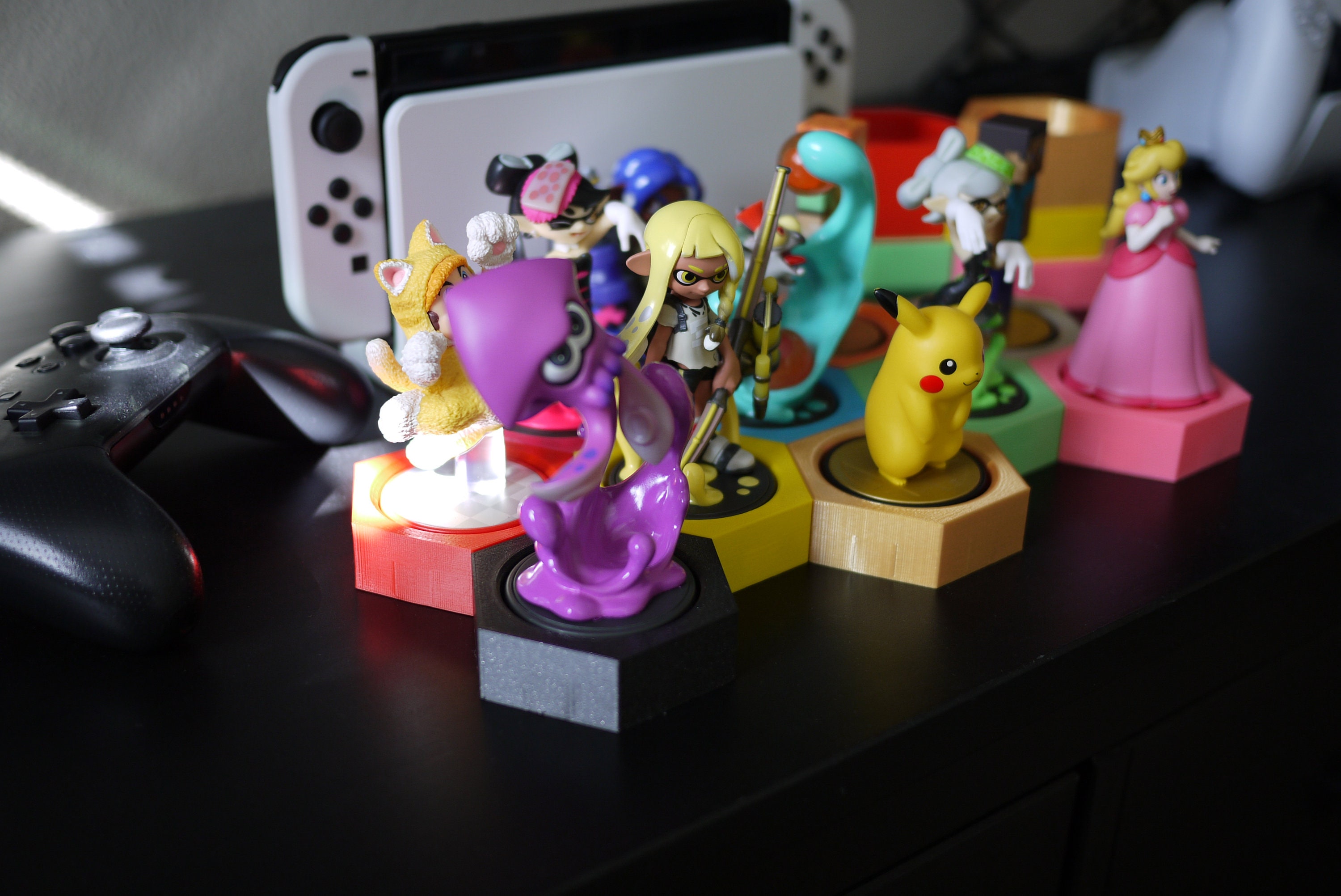 Magnetic Attachable Amiibo Display Stands With Multi-colors and Tiers ...