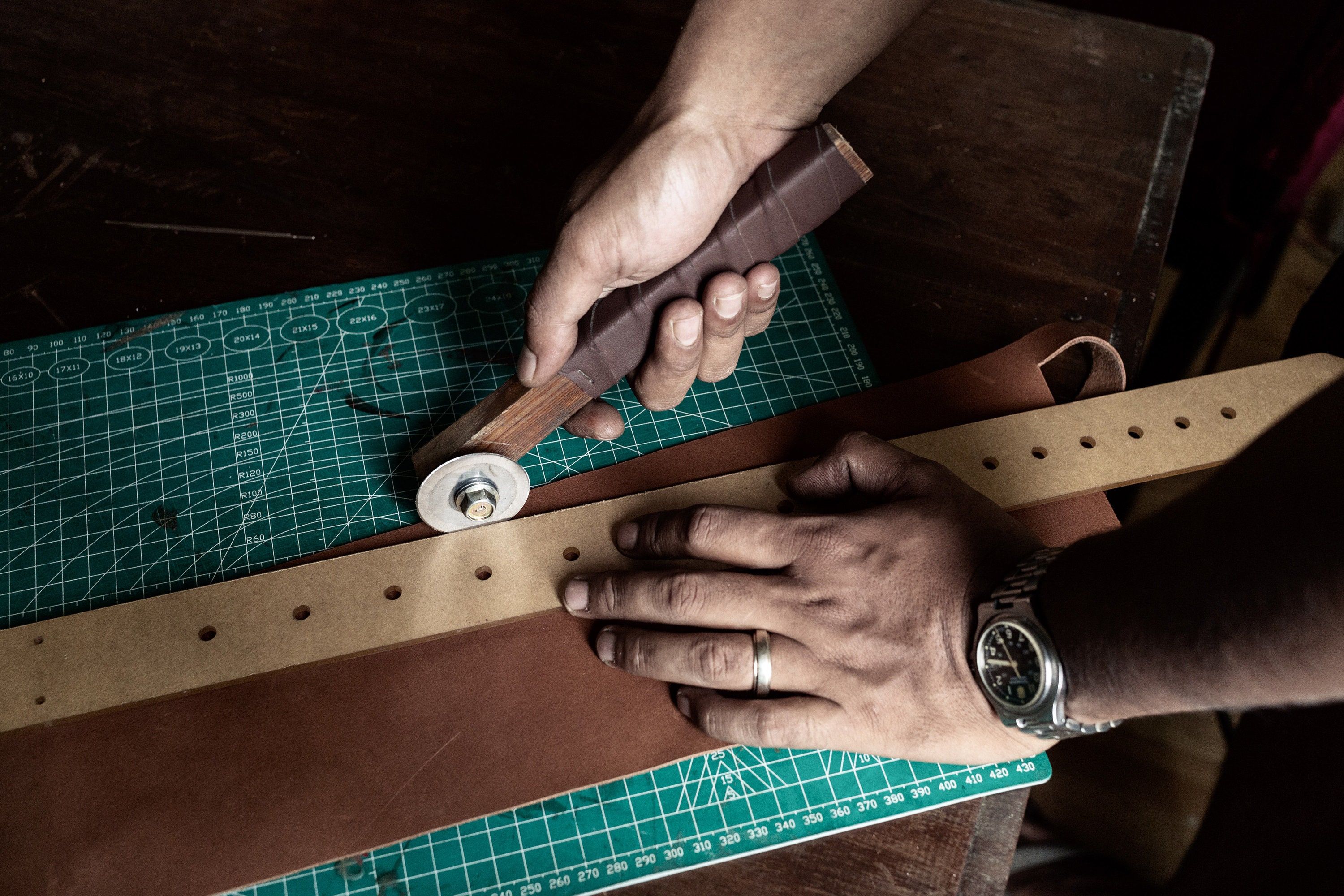 Baucha | Timeless AirTag Card Holder | Handcrafted Original Top Grain ...