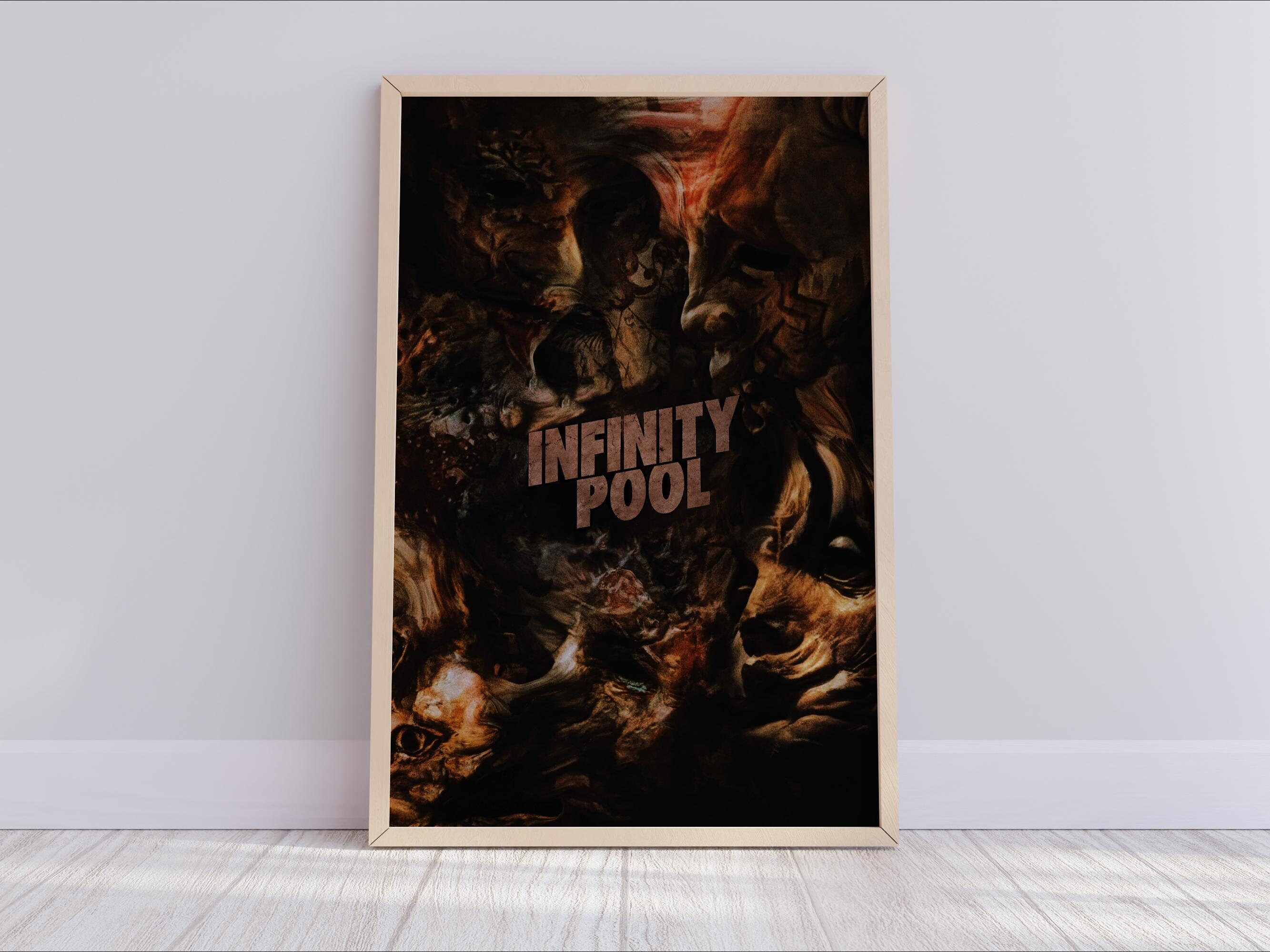Infinity Pool Poster, Piscina Infinita Horror Film Halloween Film ...