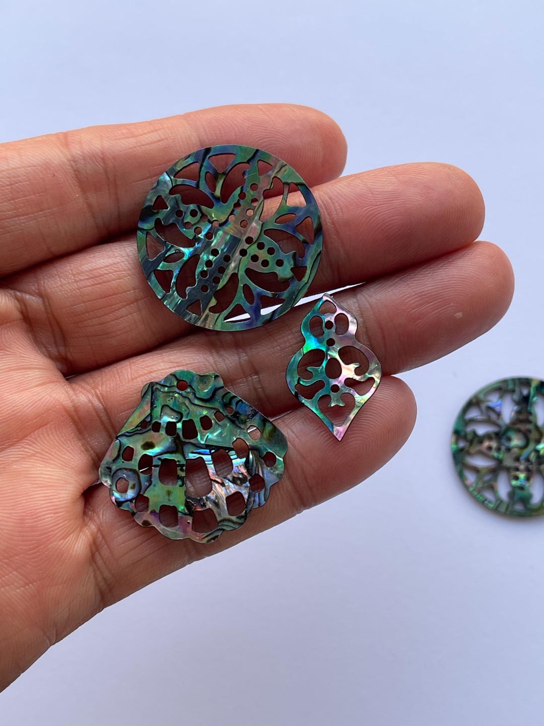 2 Pieces Hand Carved Abalone Pendant E651 - Etsy