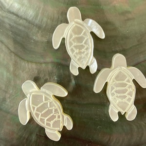 Hand Carved Whit/ Black/gold Mother of Pearl Sea Turtle Beads, Carving ...