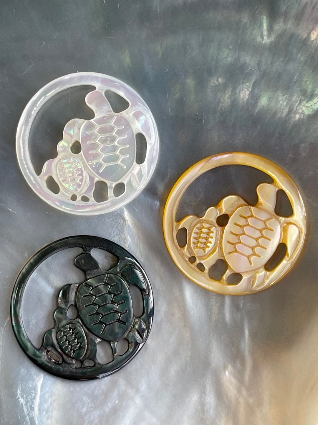 2 Pieces Hand Carving Black Tahiti MOP Baby & Momturtle Pendant / Charm ...