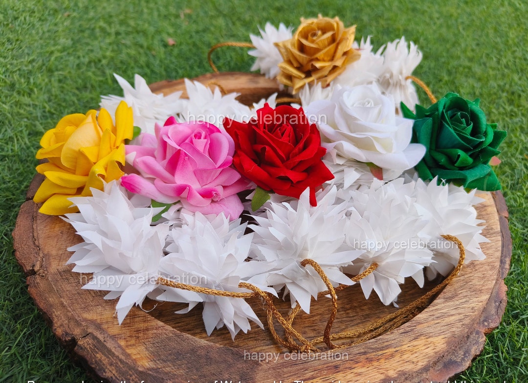 Flower Hand/hair Gajra, Indian Wedding Gajra, Haldi Mehendi Gift ...