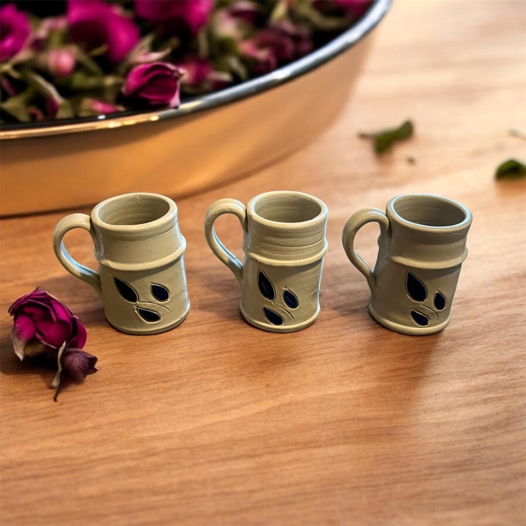 3 Williamsburg, VA Pottery Co. Blue Leaf Pattern Mugs/ Small Stein ...