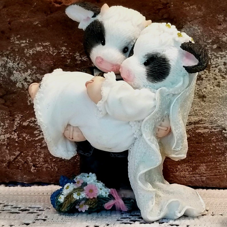 Vintage Mary's Moo Moos Anthropomorphic Cow Figurine Bride and Groom ...