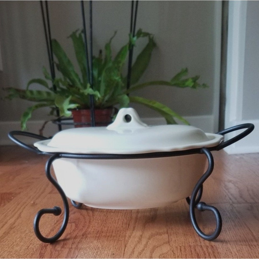 Southern Living Gail Pittman Cream Oval Casserole Lid Iron Stand Oven ...