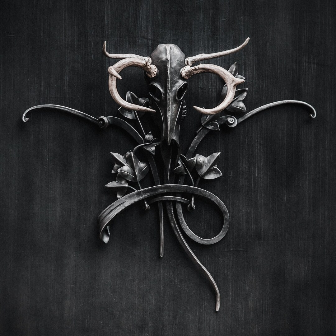 Handcrafted Trendy Deer Skull Wall Lamp With Enchanting Antler Glow ...