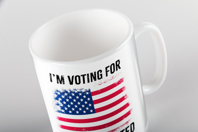 I'm Voting for the Convicted Felon Coffee Mug Funny Trump Supporter ...