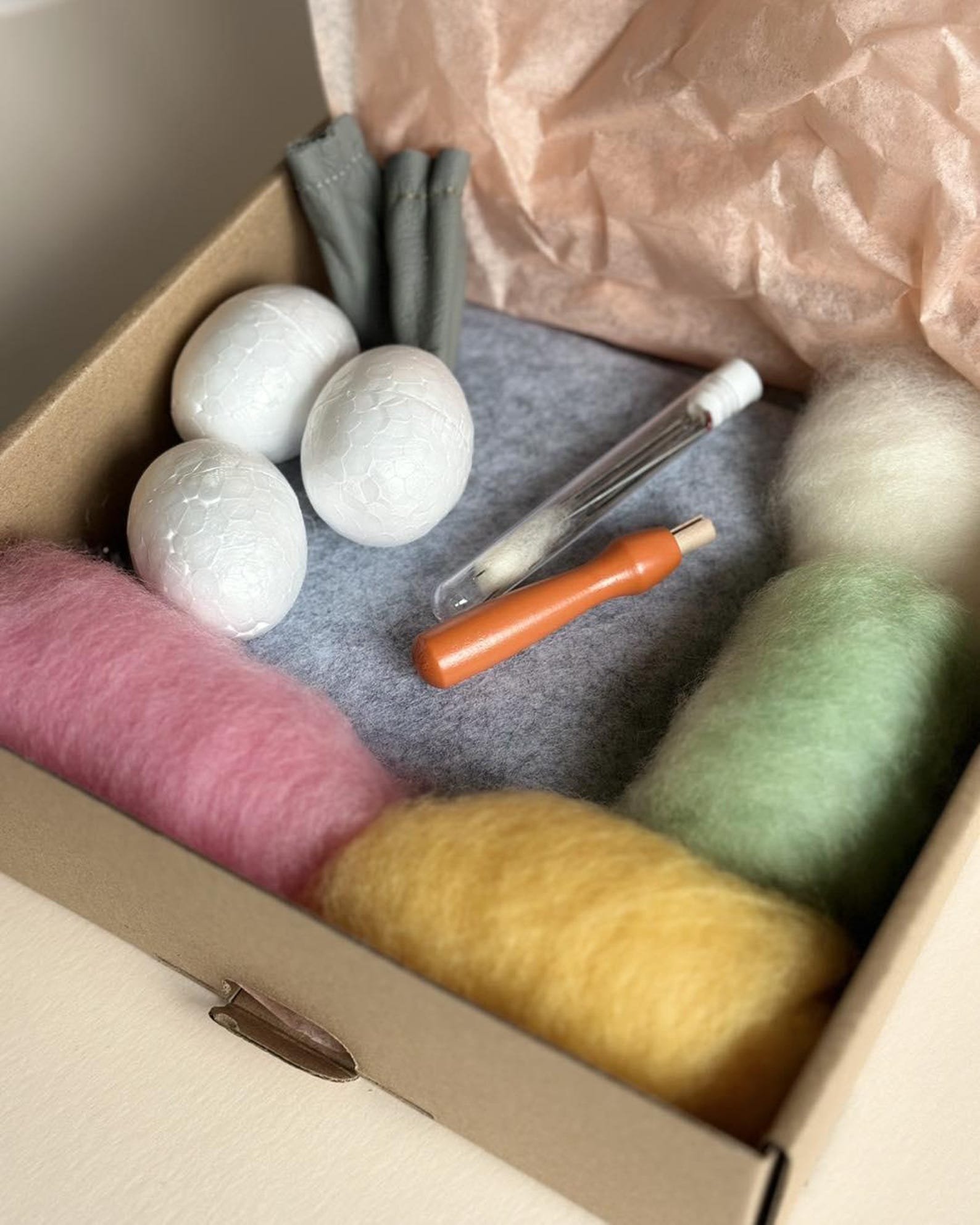 Easter Eggs Craft Kit Needle Felt Eggs Spring DIY Kit Eastern ...