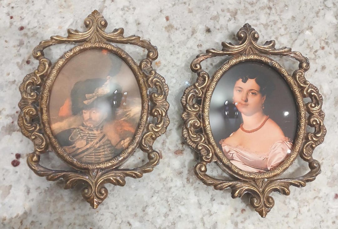 2 Oval Brass Photo Frames in Baroque Relief - Etsy