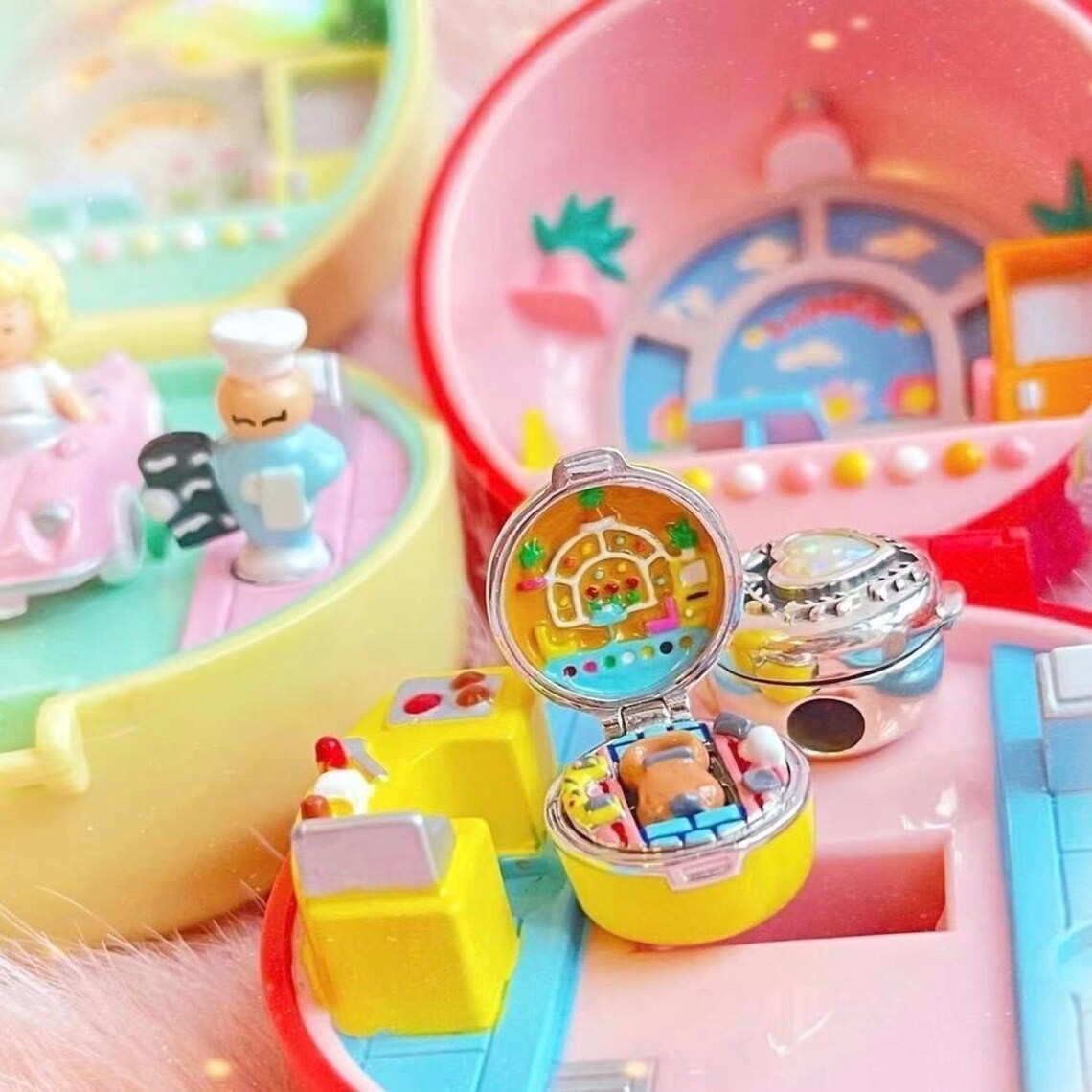 Polly Pocket 50's Diner Ring and Ring Case Polly's Town Car Ring and ...