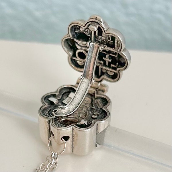 Polly World Necklace - Etsy