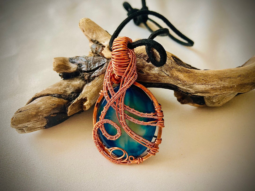 Weaving Around Curves and Twists Pendant / Enchanting Wire Weaving Work ...