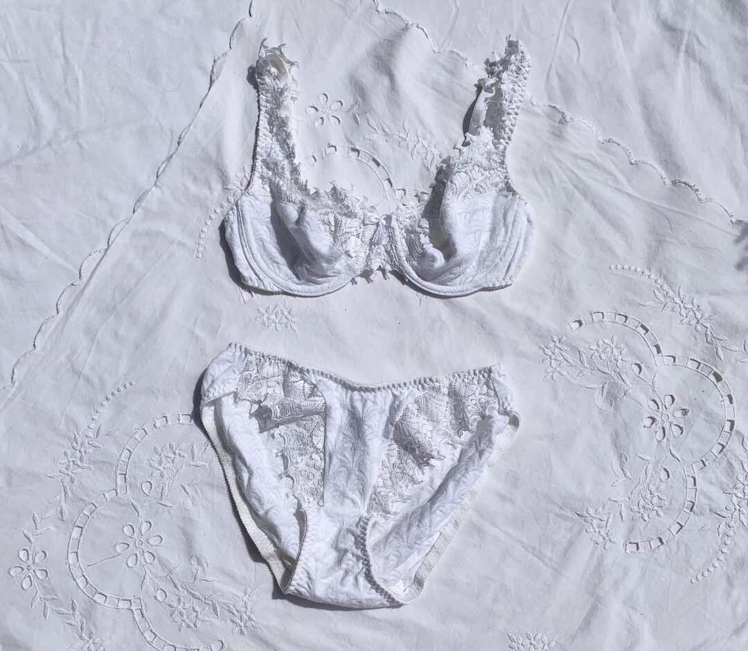 90s Valentino White Lace Bra and Panty Set - XXS to XS - Etsy