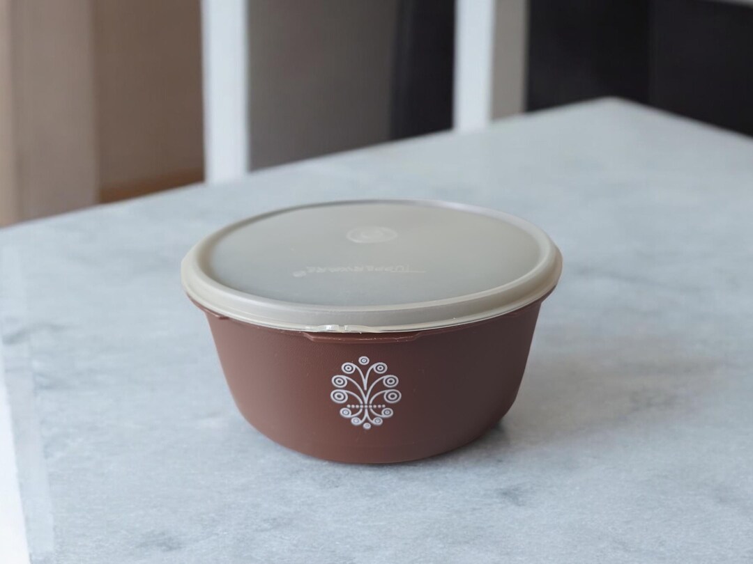 Vintage Tupperware Brown Starburst Lidded Round Storage Container 1204 ...