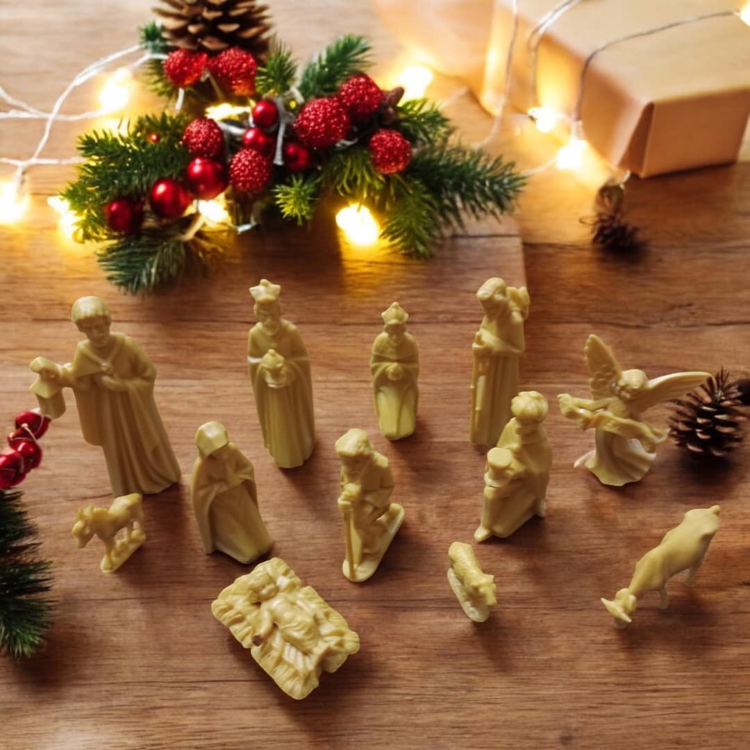Vintage Set of Beige Resin Plastic Nativity Scene With 12 Pieces Made ...