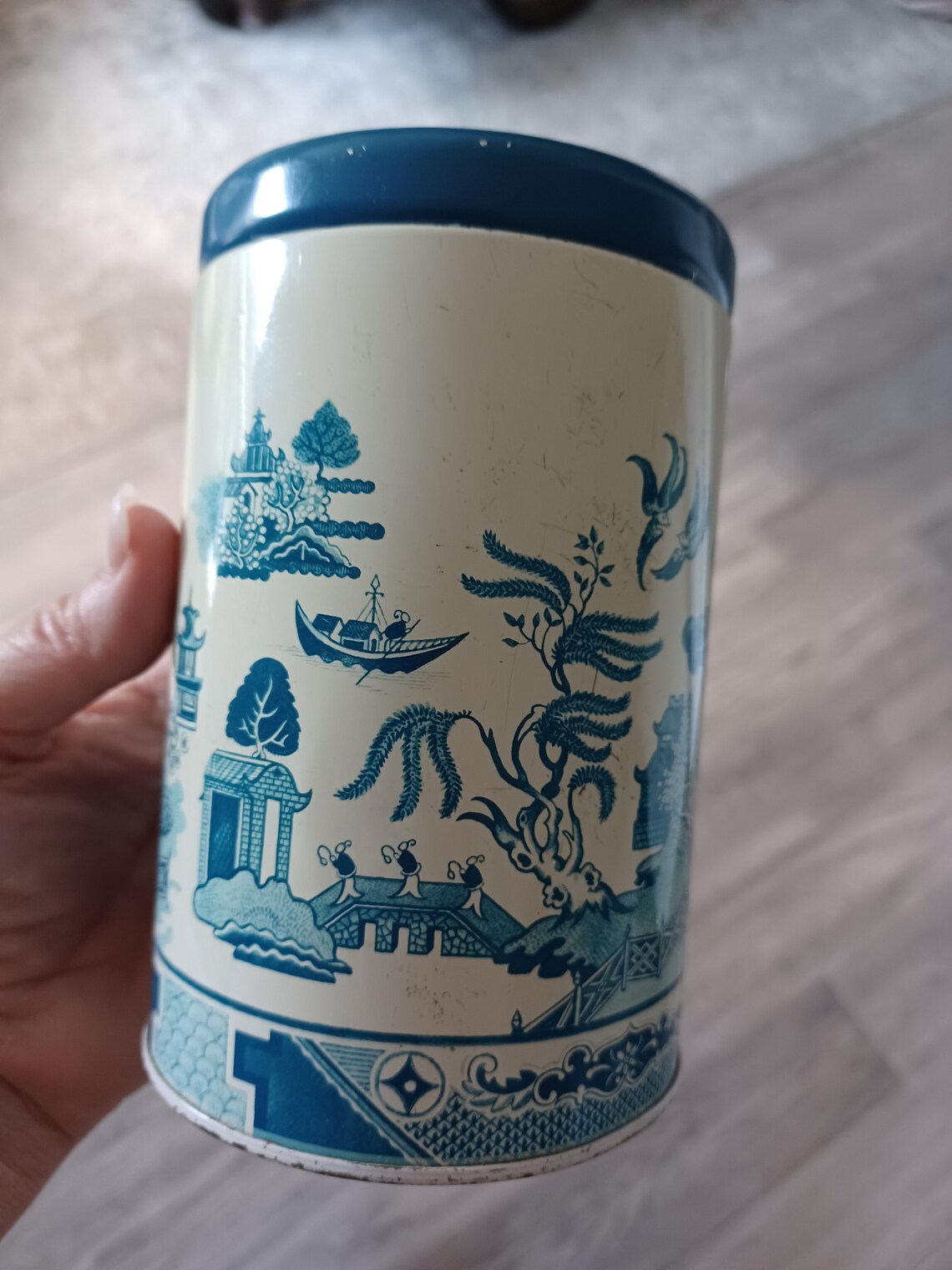 Vintage Round Blue Willow Tin Made in Great Britain - Etsy