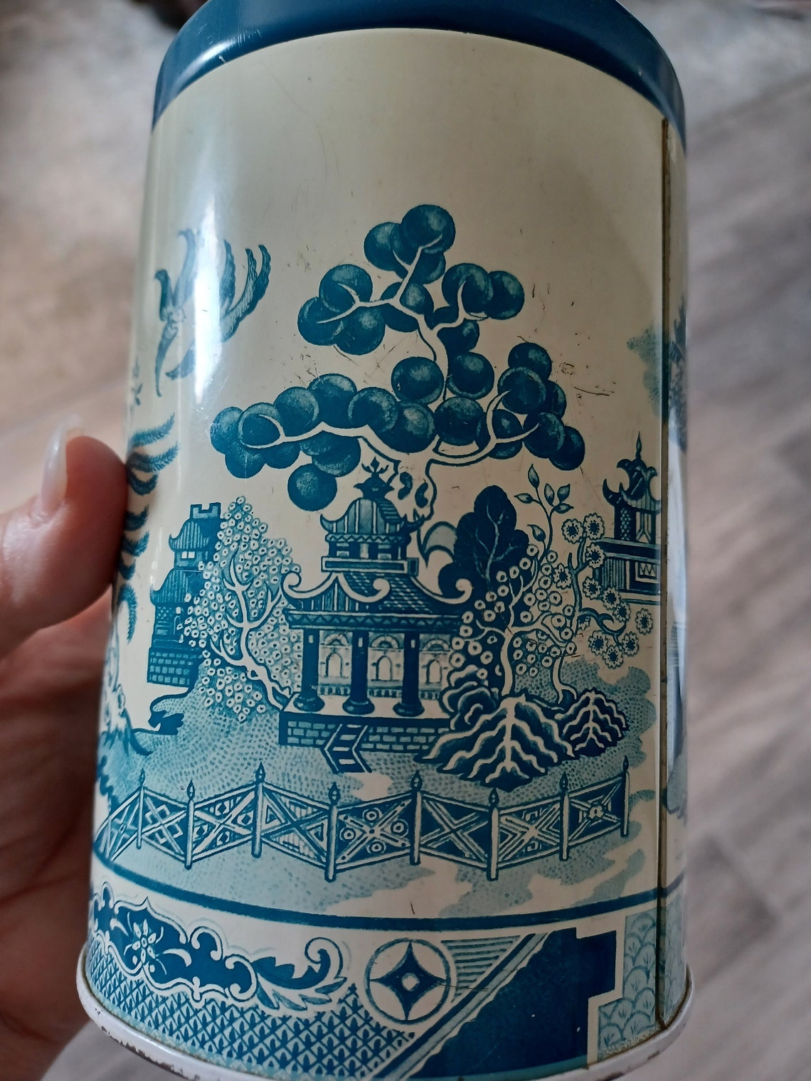 Vintage Round Blue Willow Tin Made in Great Britain - Etsy