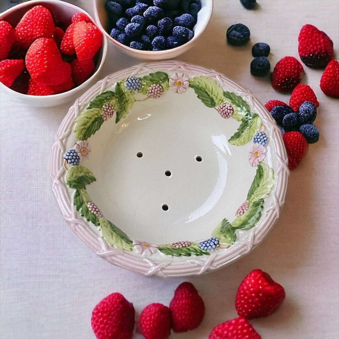 Vintage Berry Strainer/drainer Bowl Colander - Etsy