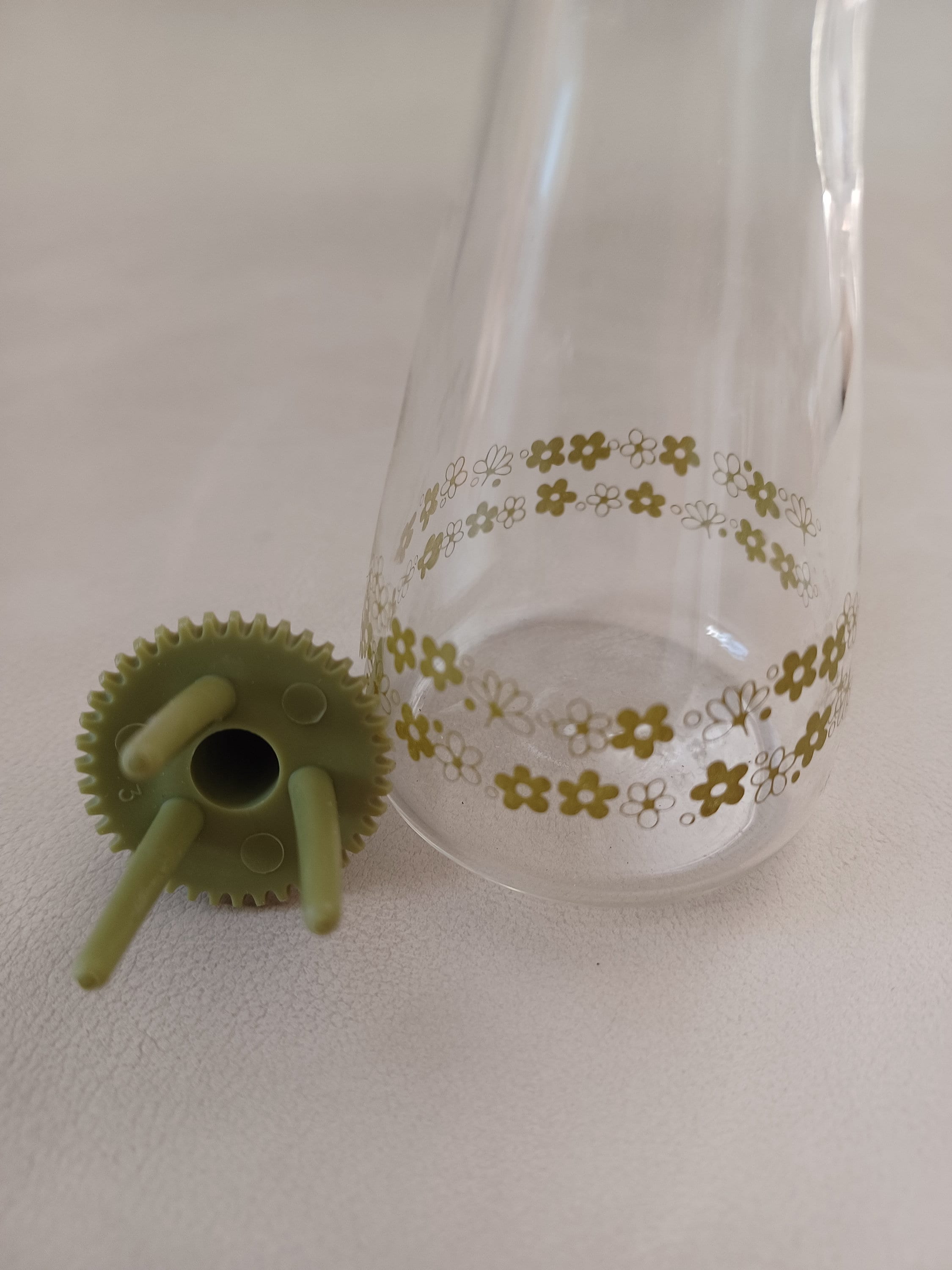 Vintage Pyrex Salt or Pepper Shaker Spring Blossom, and Atomic Clear ...